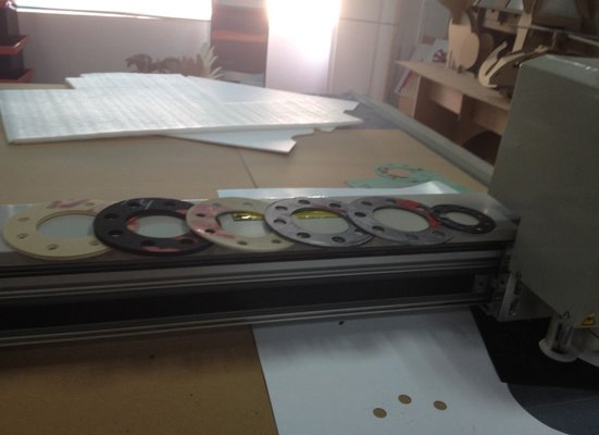 Oil sea gasket digital cutting machine