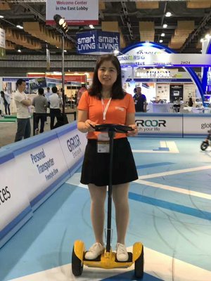Speed Control Urban Road Self Balancing Vehicle , Thinking Car Yellow