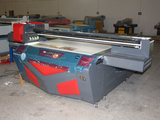 Cyan / Magenta / Yellow UV Inkjet Printers , Large Format Digital Printing Machines