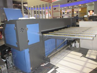 All-steel Flatbed Roll to Roll Digital Printing Devices for Eco Solvent / Solvent Material