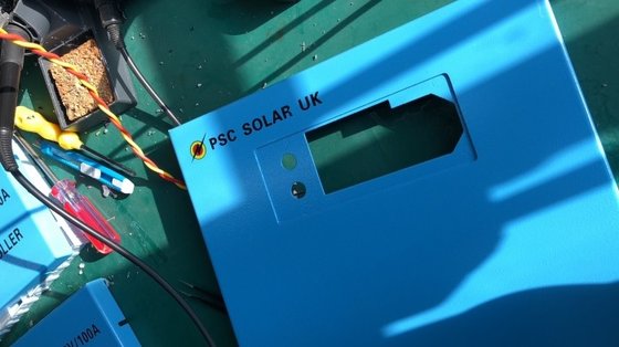 Customized Color PWM Solar Charge Controller Advanced Battery Activation Technology supplier
