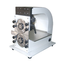 China Two Circular Blades PCB Depaneling Machine With Solid Iron Structure supplier