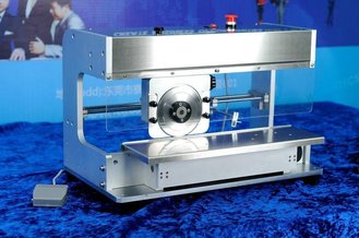 China PCB Depanelizer For LED PCB Separator With Blade Moving PCB Separator supplier