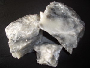 Talc powder for ceramics