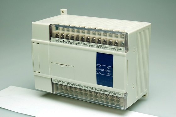 Control de motor servo del PLC