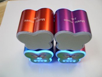 Butterfly Shape and LED Digital Screen Card Rechargeable Mini Speakers with Radio