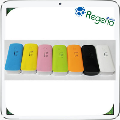 Fashionable Portable Mobile Power Bank of 5600Mah Mobile Phone Accessory in Pink, Green, Blue