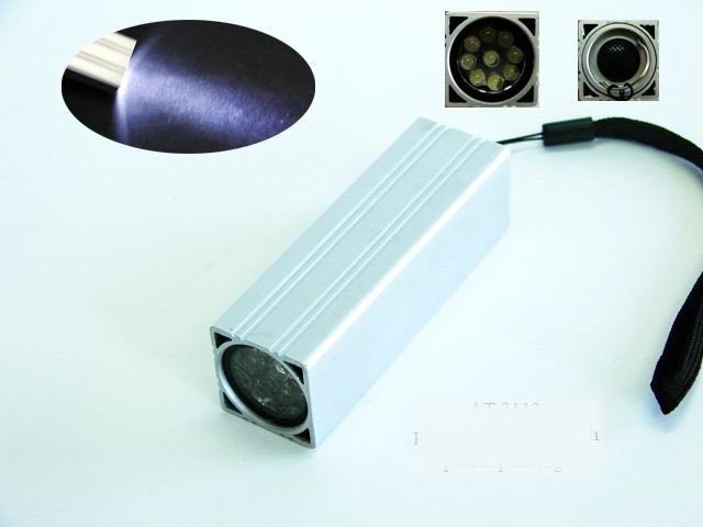 White 9 LED 3 AAA batteries Mini LED Flashlights ND90040 with 88 * 28 mm
