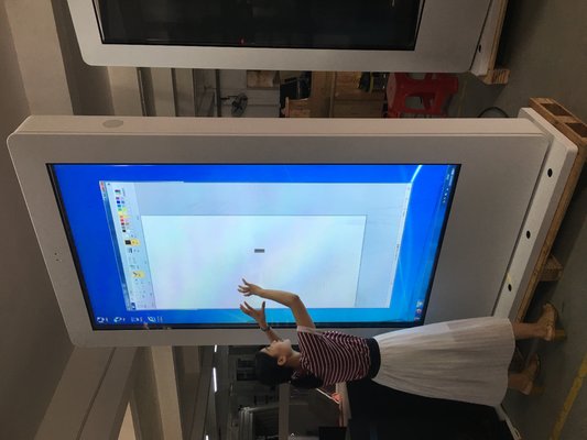 Dedi 옥외 IP65는 AR에 의하여 부드럽게 한 유리를 가진 98마리 인치 게시판 3000 니츠 옥외 LCD 디스플레이를 방수 처리합니다