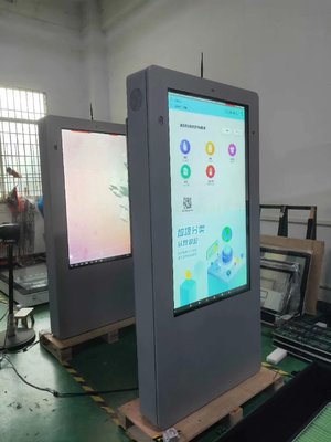 3000 니츠 옥외 디지털 방식으로 토템, LCD 광고 선수 높은 광도 65 인치 와이파이 3g