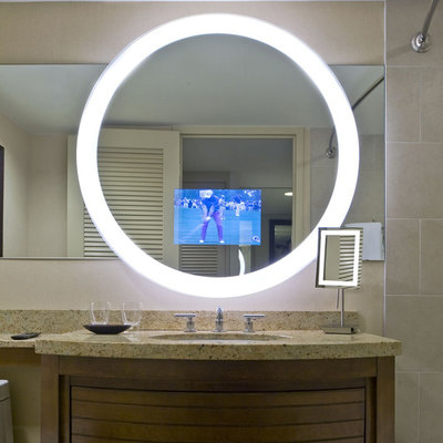 똑똑한 거울 LCD 스크린 텔레비젼에 의하여 조명된 현대 Bath 거울 450cd/m2를 방수 처리하십시오