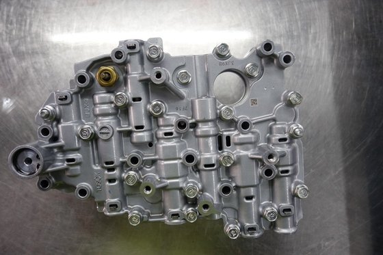 Remanufactured Auto Transmission Valve Body RE0F11A / JF015E for NISSAN supplier