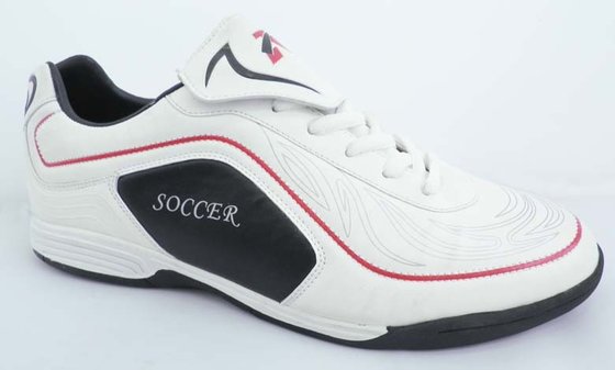 Men Customized Indoor Soccer Shoes Bright Colored for Firm-Ground