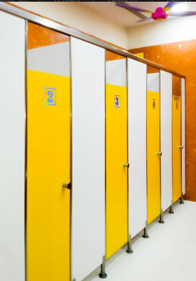 HPL Modular Public Area Shower Cubicles Manufacturers
