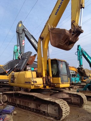 25 ton komatsu  excavator Used komatsu PC240LC-8 excavator