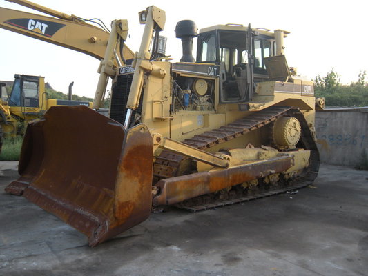 Used Caterpillar Bulldozer D8R with ripper year 2002 used 12067  hours