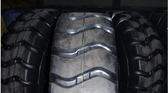 29.5-25 28 PR Wear Resistance OTR Tires , Bias Ply Off Road Tires For Tractor