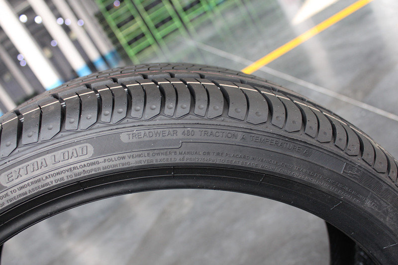 245/35ZR20 Radial All Season Tyres , W Speed Rating All Season Car Tyres