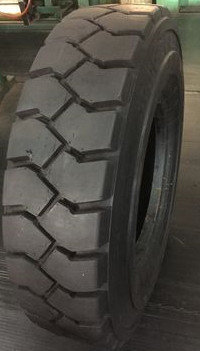 All Season Industrial Forklift Tires 7.50-15 8.25-15 , Bias Ply Off Road Mud Tyres