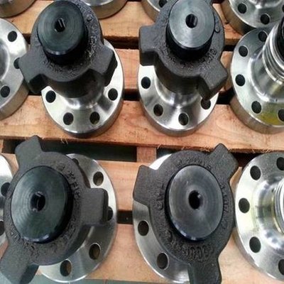 Adapter Flange 2-1/16" 5K X 2" FIG 1502 Male, c/w Female plug with 1/2" NPT, Plug & Nut