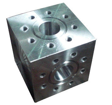 Studded Cross 4 Way, (4)3-1/8" 3000PSI, 4130 75k, PSL3 PR1 LU EE, API6A