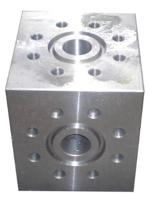 Studded Cross 4 Way, (2)3-1/8" 3000PSI x (2)2-1/16" 3000PSI, API6A, without studs and nuts
