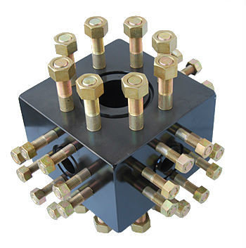 Studded Cross, 5 Way, (4)3-1/16" 15000PSI x (1)2-1/16" 15000PSI API6A