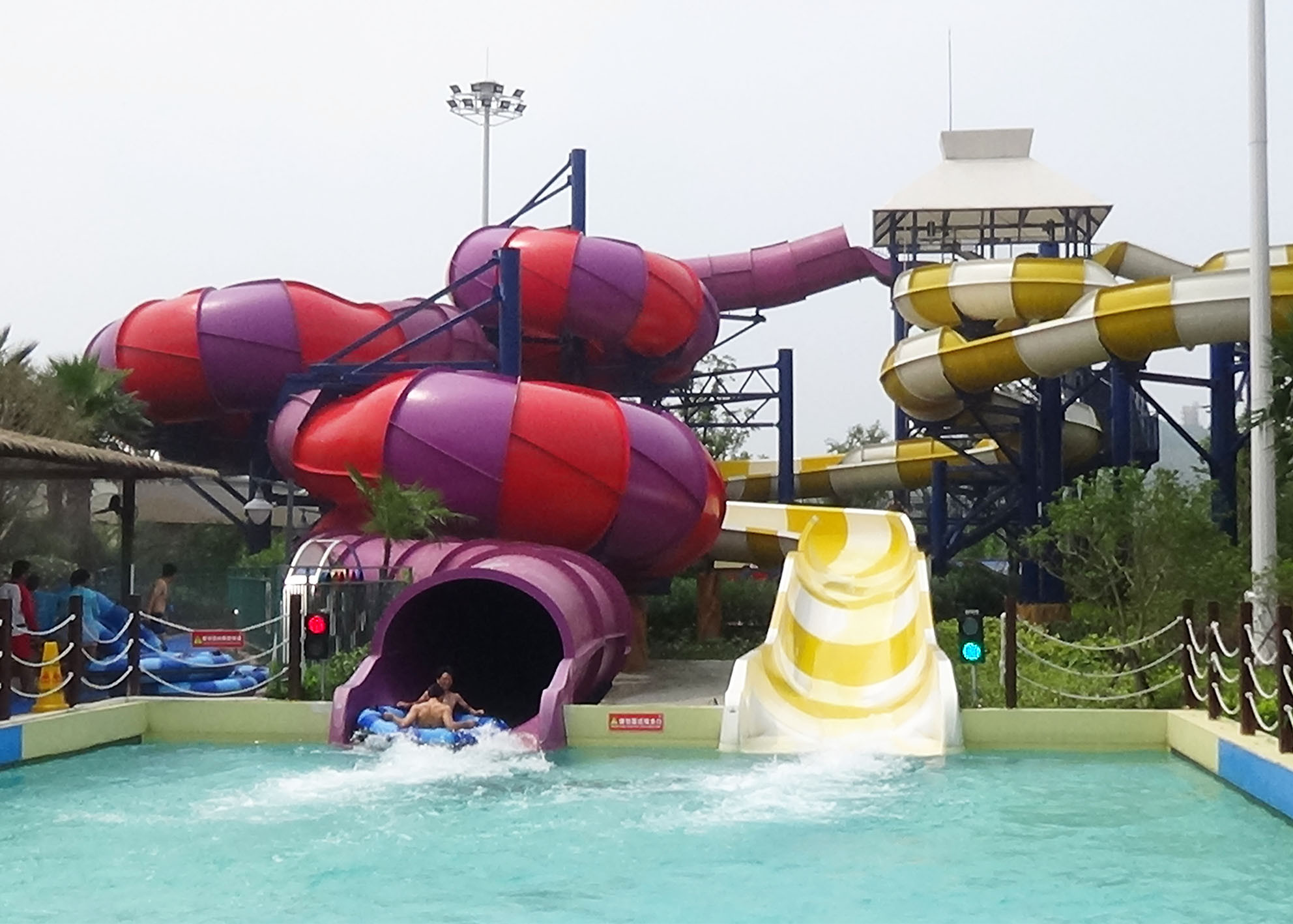 Raft Fiberglass Adult  Water Slides Open Slide Closed Slide For Water Park