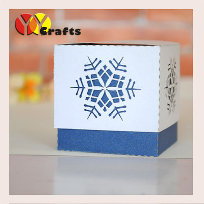 Snowflake wedding gift boxes white Christmas favor spilt design
