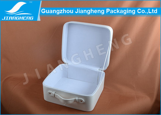 Moda blanca elegante de la caja de regalo del cuero de la PU del artículo con la manija 25 * 25 * el 12cm