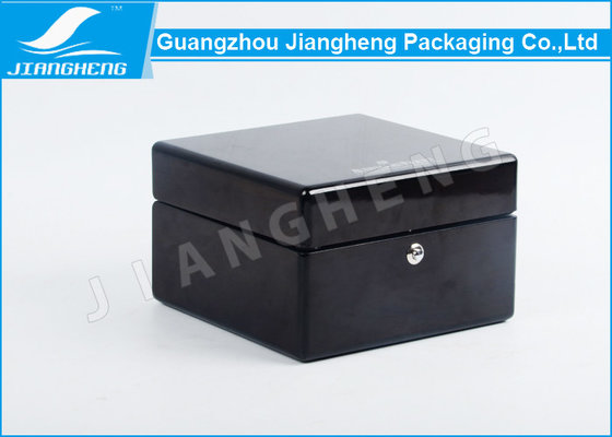 Cajas de regalo de madera laqueadas negro cuadrado del reloj con la aprobación de seda del SGS del logotipo de la impresión