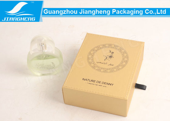 Cajas de regalo durables del perfume del cuero de la PU del amarillo con el sellado caliente de la hoja del negro del logotipo