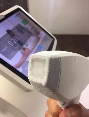 Strong Energy / Ice Cooling Diode Laser Hair Removal Machine 600W With Small Handle