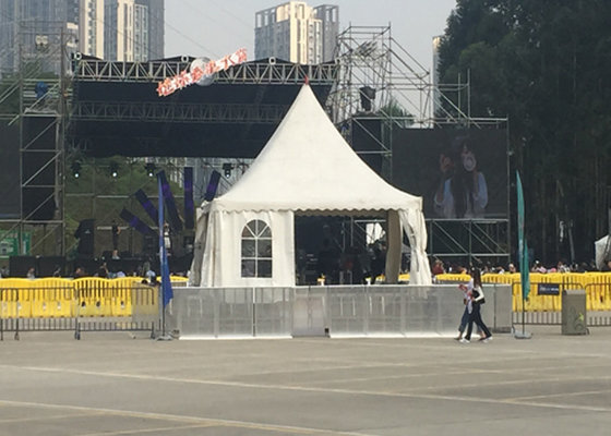 안정되어 있는 작은 3 x 3m 외부 당 천막, 백색 창을 가진 작은 전망대 천막