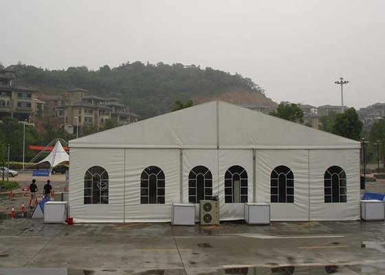 저항하는 무역 박람회 천막을 주문을 받아서 만들었습니다 명확한 경간 직물 구조를 15M x 30M 감으십시오