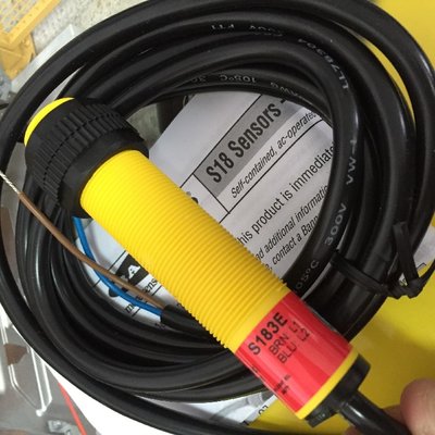 Banner Sensor S18 -GAGE Q45U  S18RW3FF25Q1