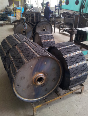 Prevent conveyor belt from slipping head pulley rubber removable slide lagging