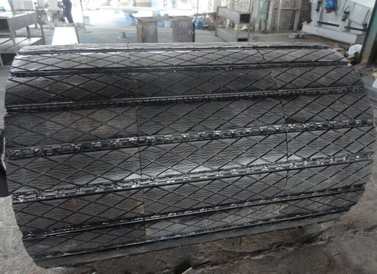 Belt conveyor drive pulley weld on rubber lagging for cement plant